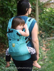 LÍLLÉbaby Complete Embossed Baby Carrier Review | This West Coast Mommy